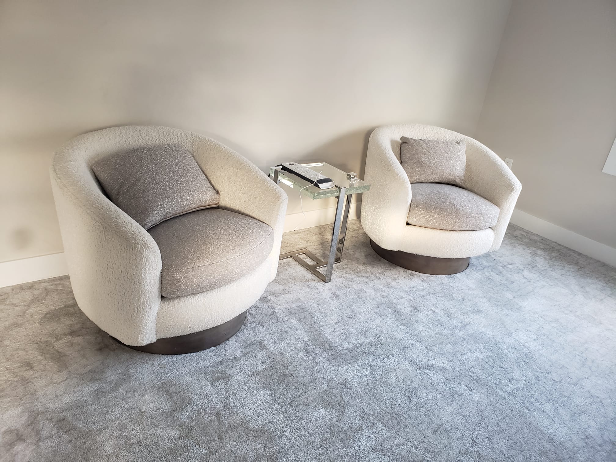 Camino Swivel Chair – Living Quarters